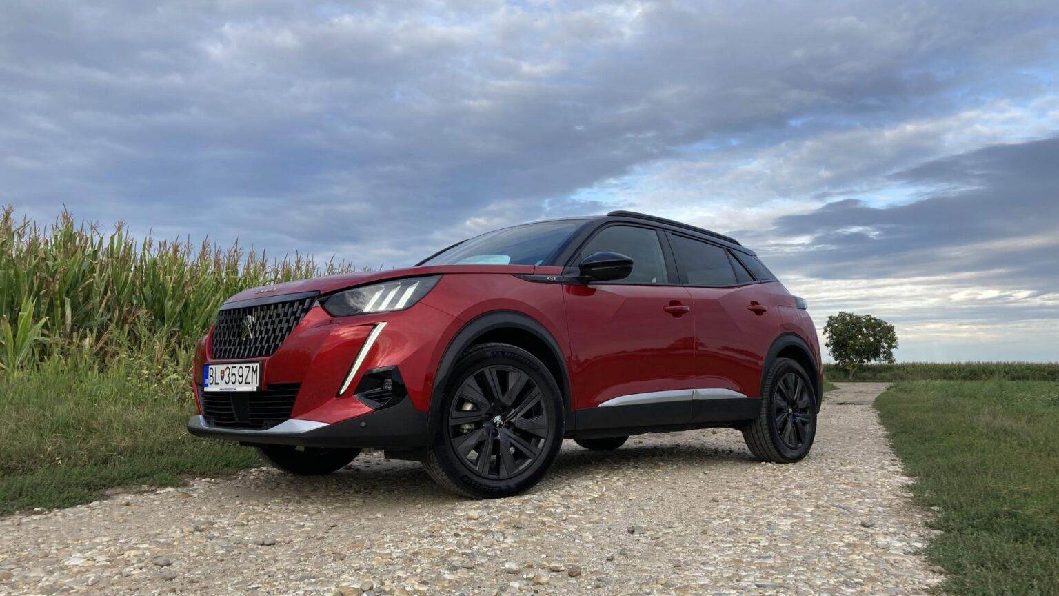 Peugeot 2008 GT – nepriehliadnuteľná modelka – Autozine
