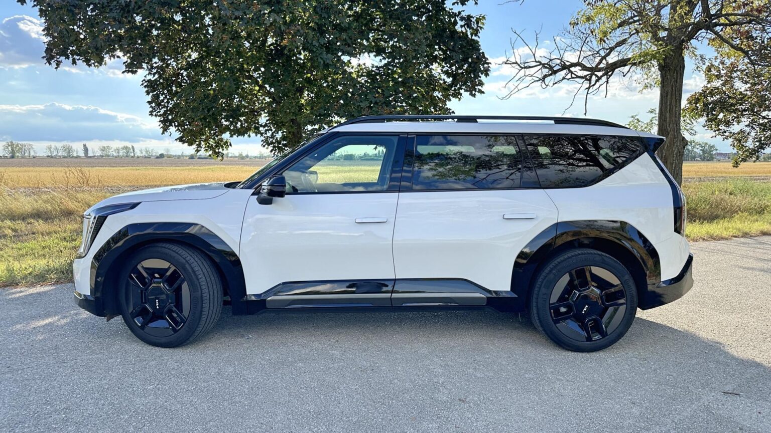KIA EV9 GT-LINE 1st Edition AWD 6S- Elektrický relaxačný koráb – Autozine
